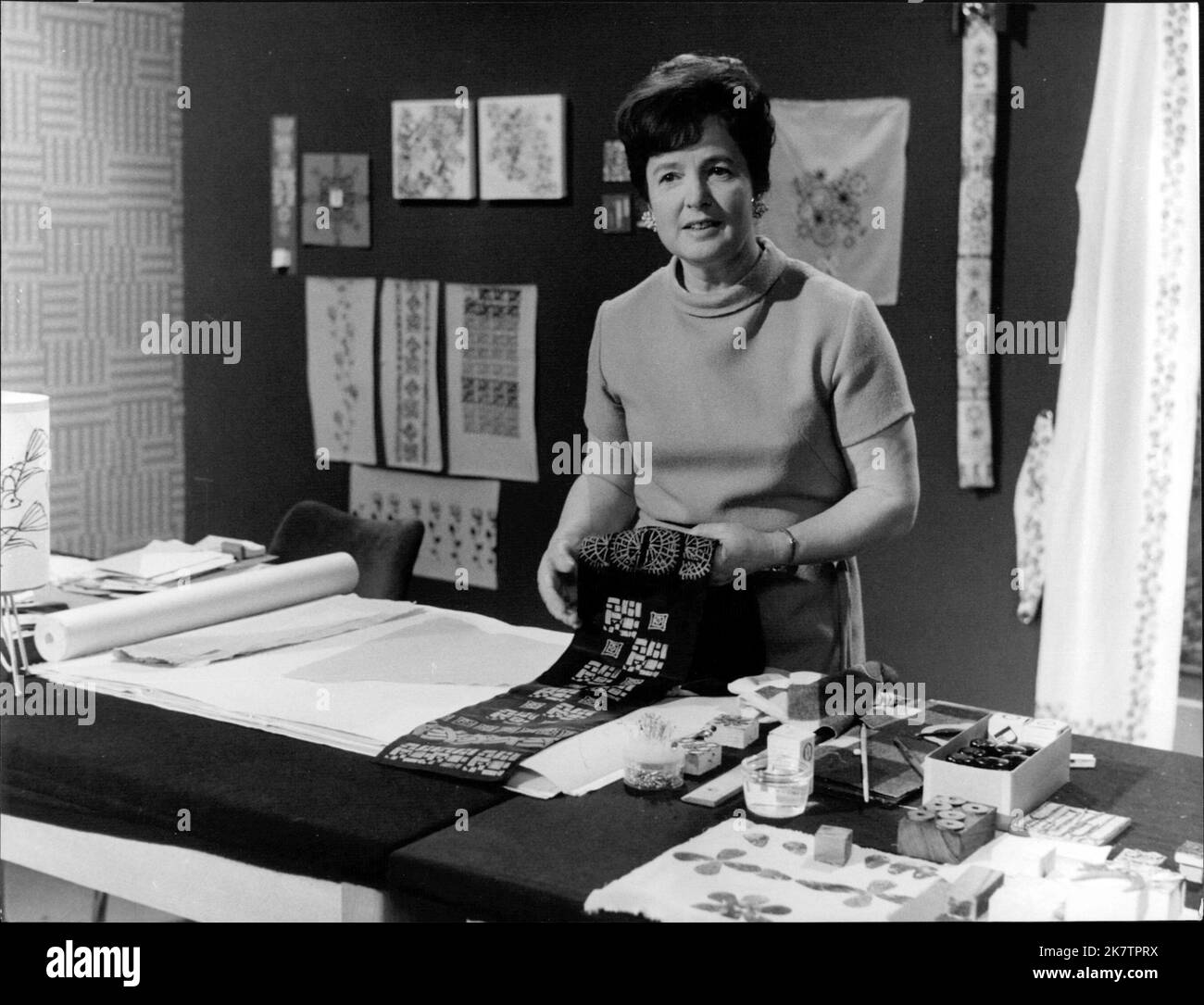 Ruth Scholz-Peters in "Handdruck auf Stoff und Papier" - Gezeigt wird ...