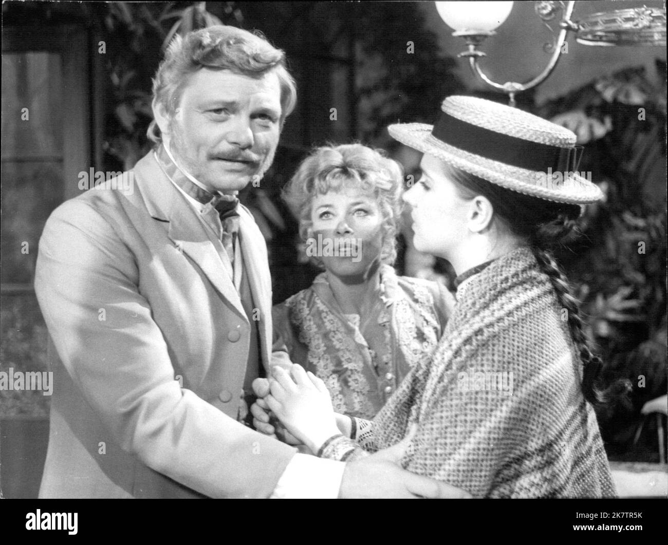 Fernsehfilm "Die Stützen der Gesellschaft" - Dina, Haustochter bei den ...