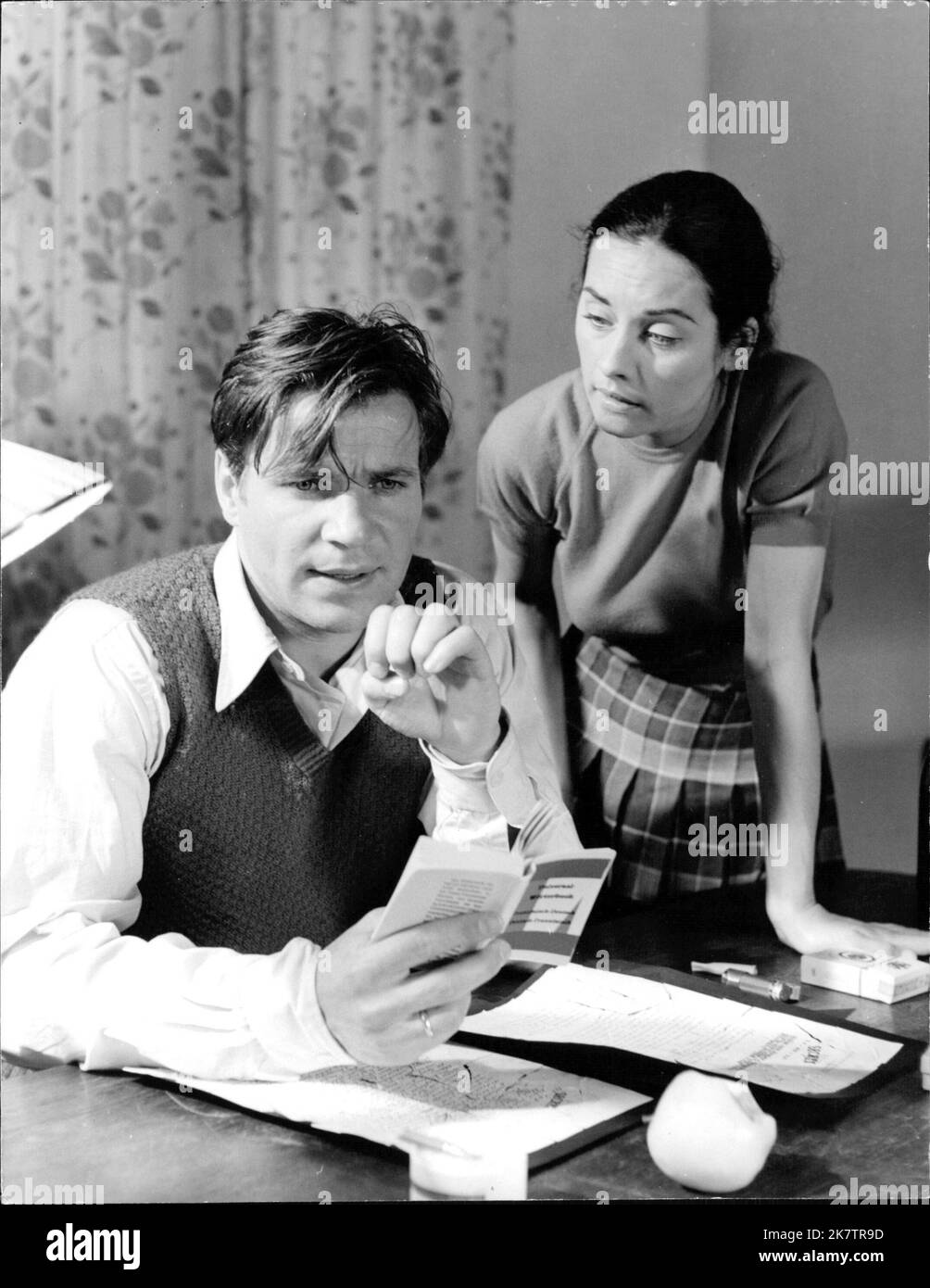 Der Illegale 2. Teil - Agent Grunwaldt und seine Frau Katja haben ein ...