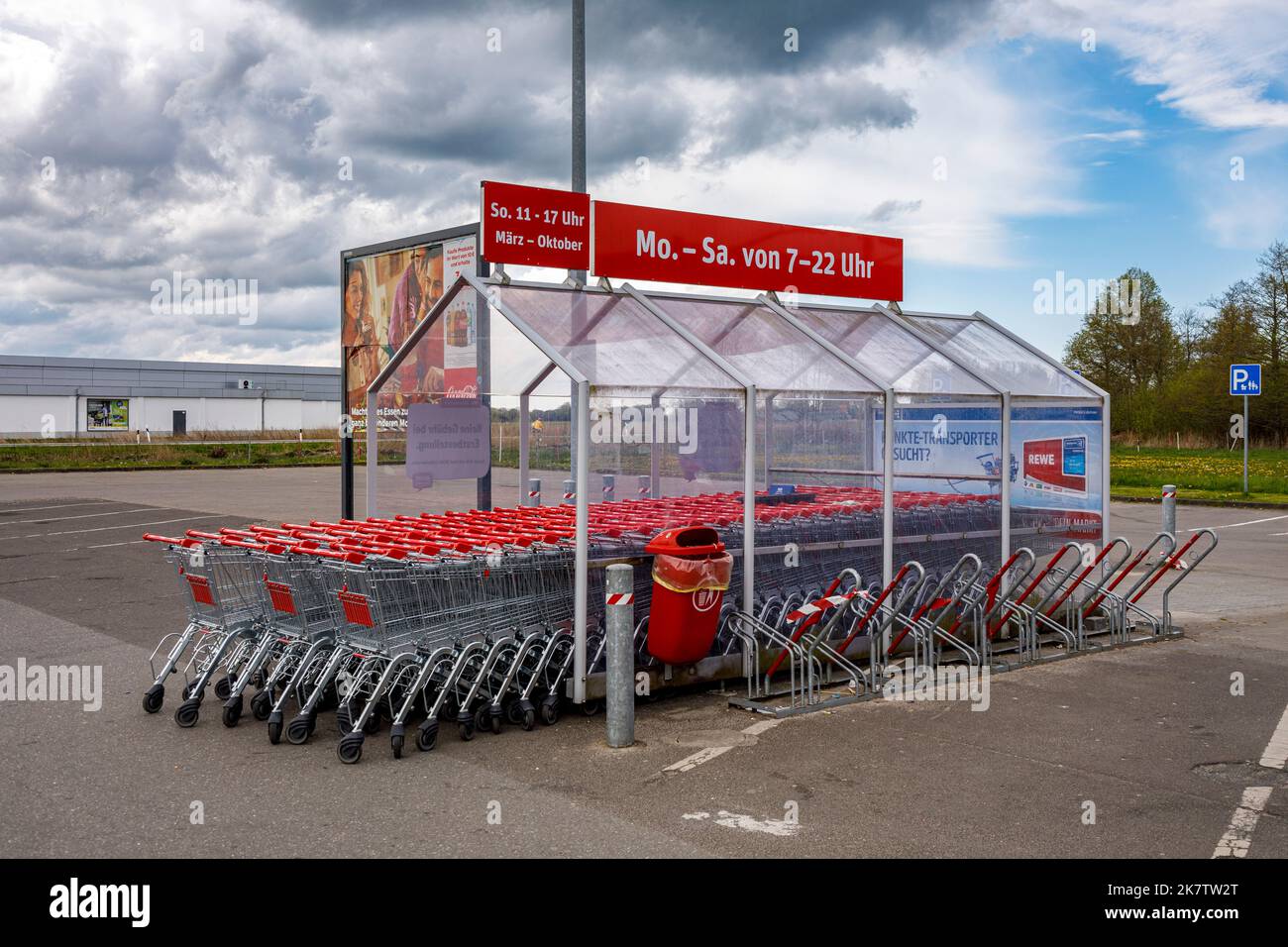 Germany shopping trolley in supermarket hi-res stock photography and ...