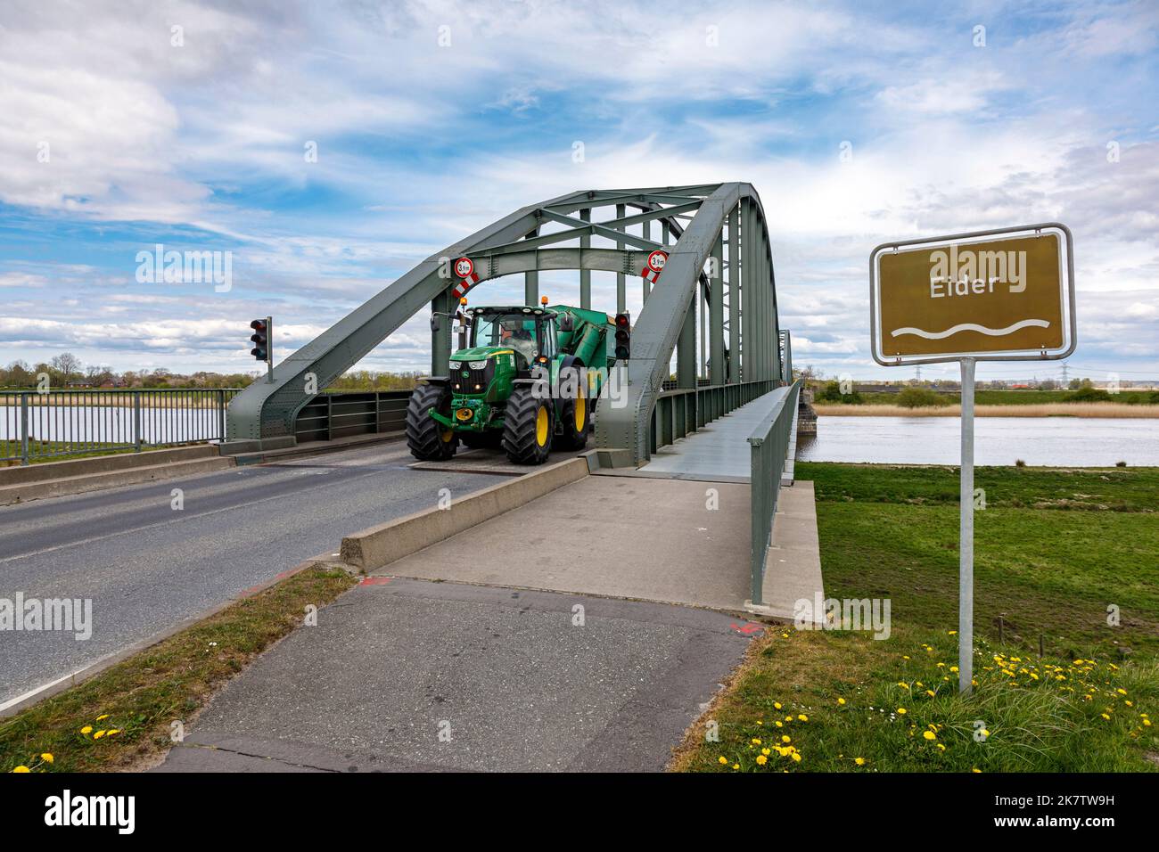 Eiderbrücke Friedrichstadt, double arch bridge from 1916, border of the ...
