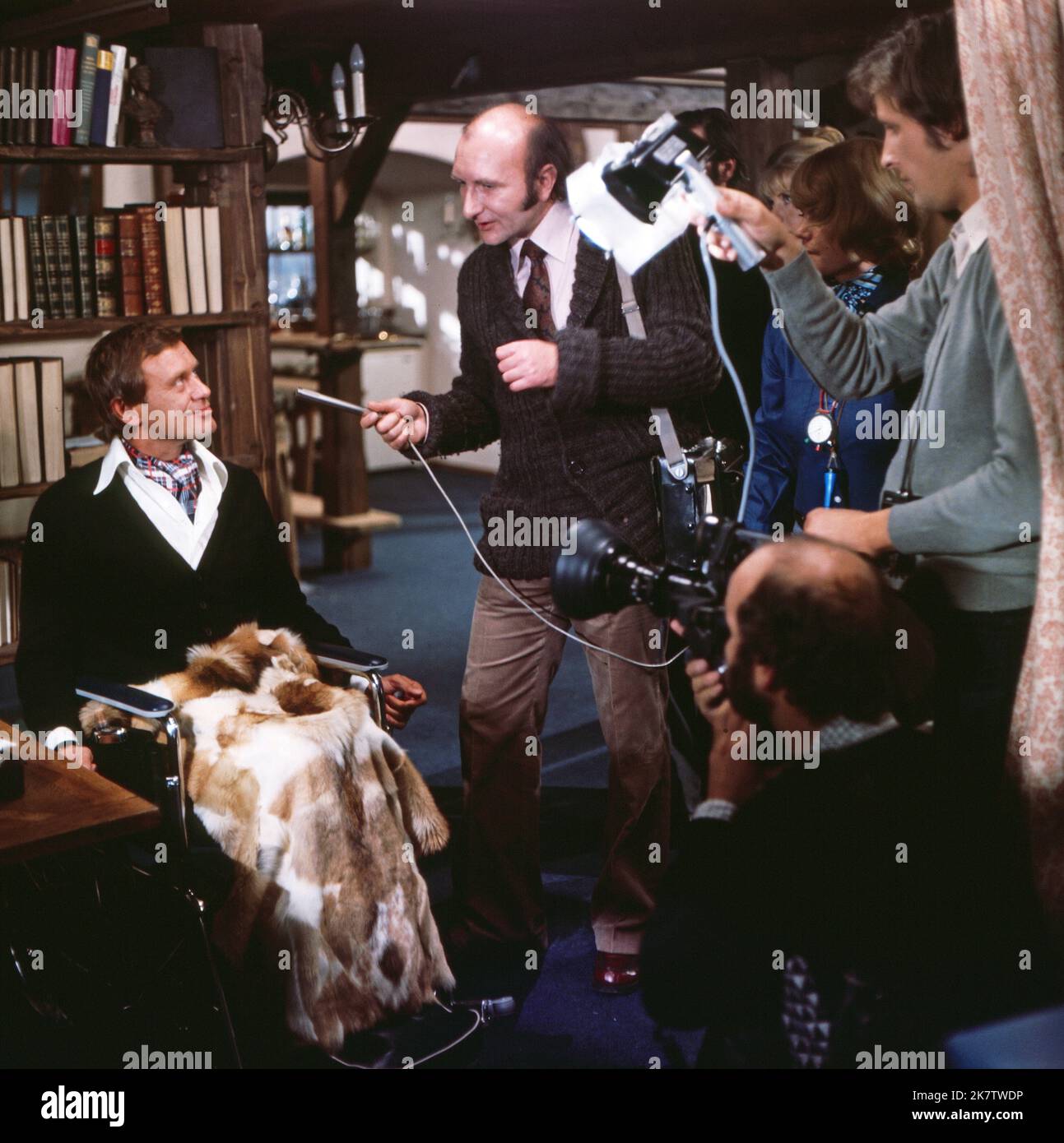 Tv interview 1970s hi-res stock photography and images - Alamy
