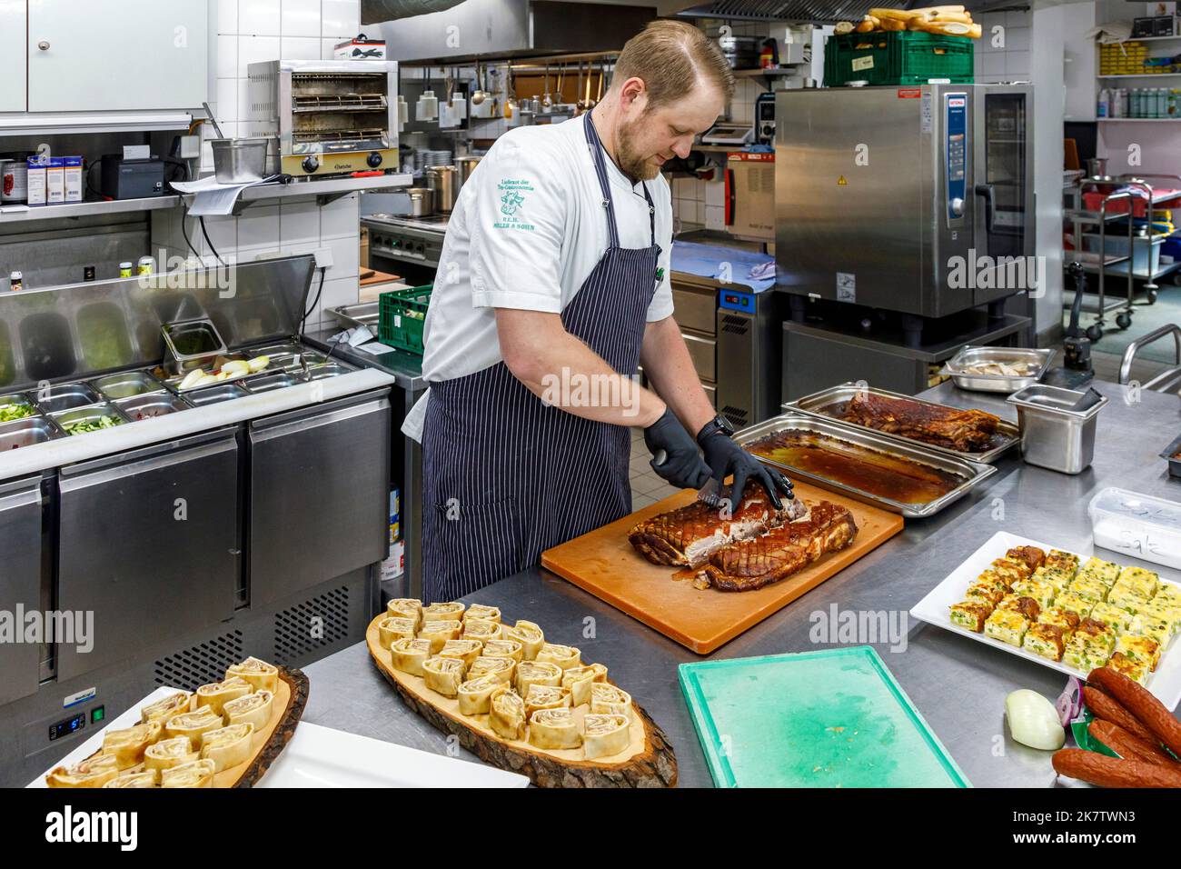 Professional chef kitchen hi-res stock photography and images - Alamy