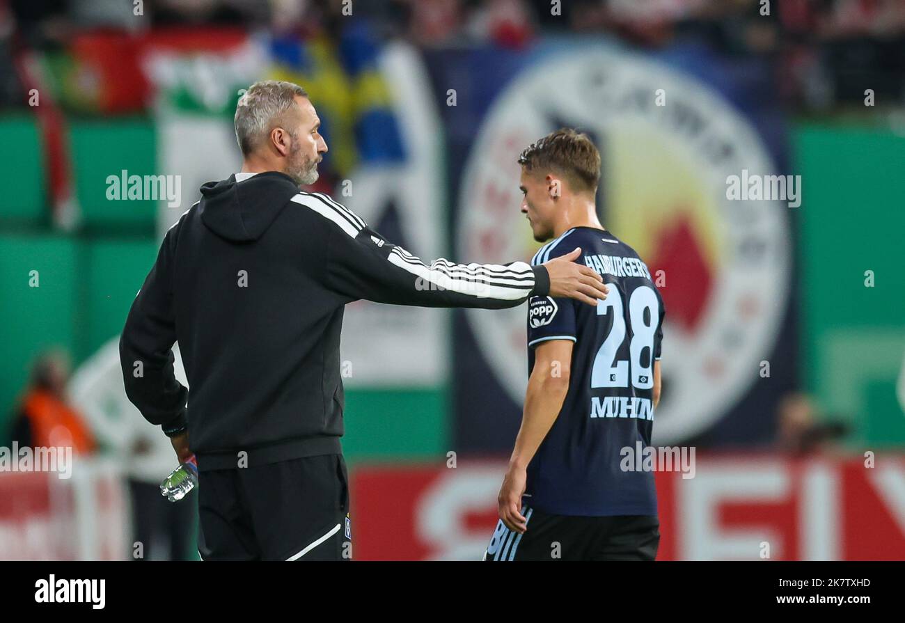 18 October 2022, Saxony, Leipzig: Soccer: DFB Cup, 2nd round, RB ...