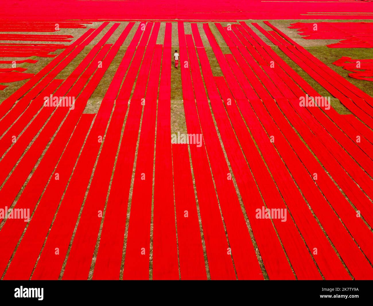 Narsingdi, Dhaka, Bangladesh. 19th Oct, 2022. Hundreds of meters of ...
