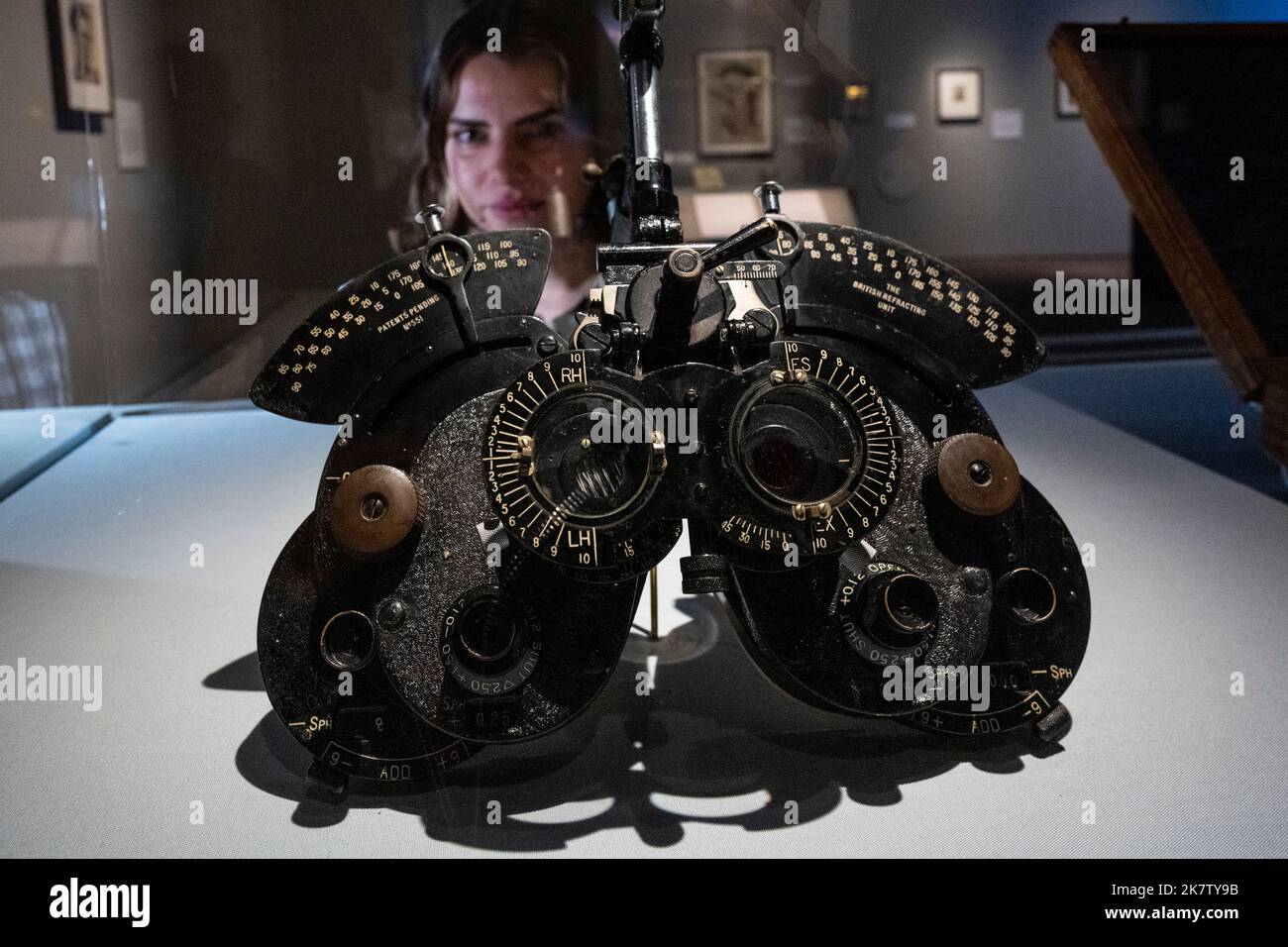 London, UK. 19 October 2022. A staff member views a 'Refractor head ...