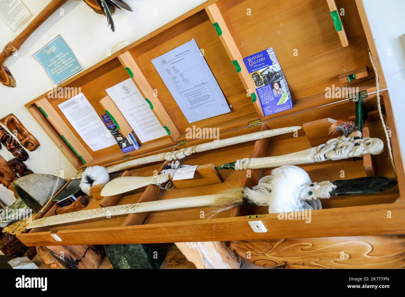 Maori art and crafts gallery hi-res stock photography and images - Alamy