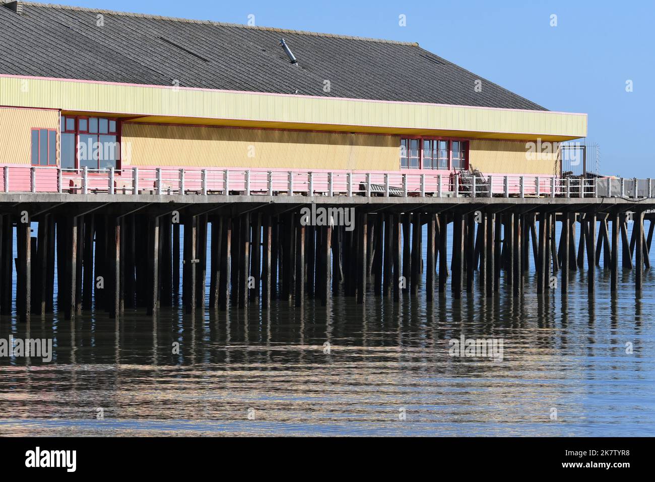Walton on naze essex england hi-res stock photography and images - Alamy