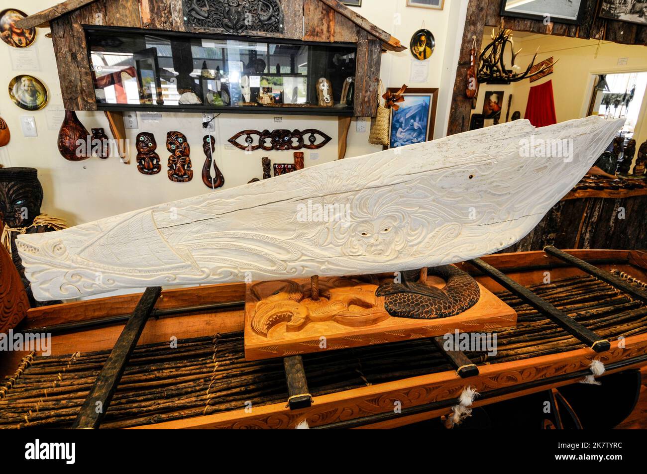 Maori art and crafts gallery hi-res stock photography and images - Alamy