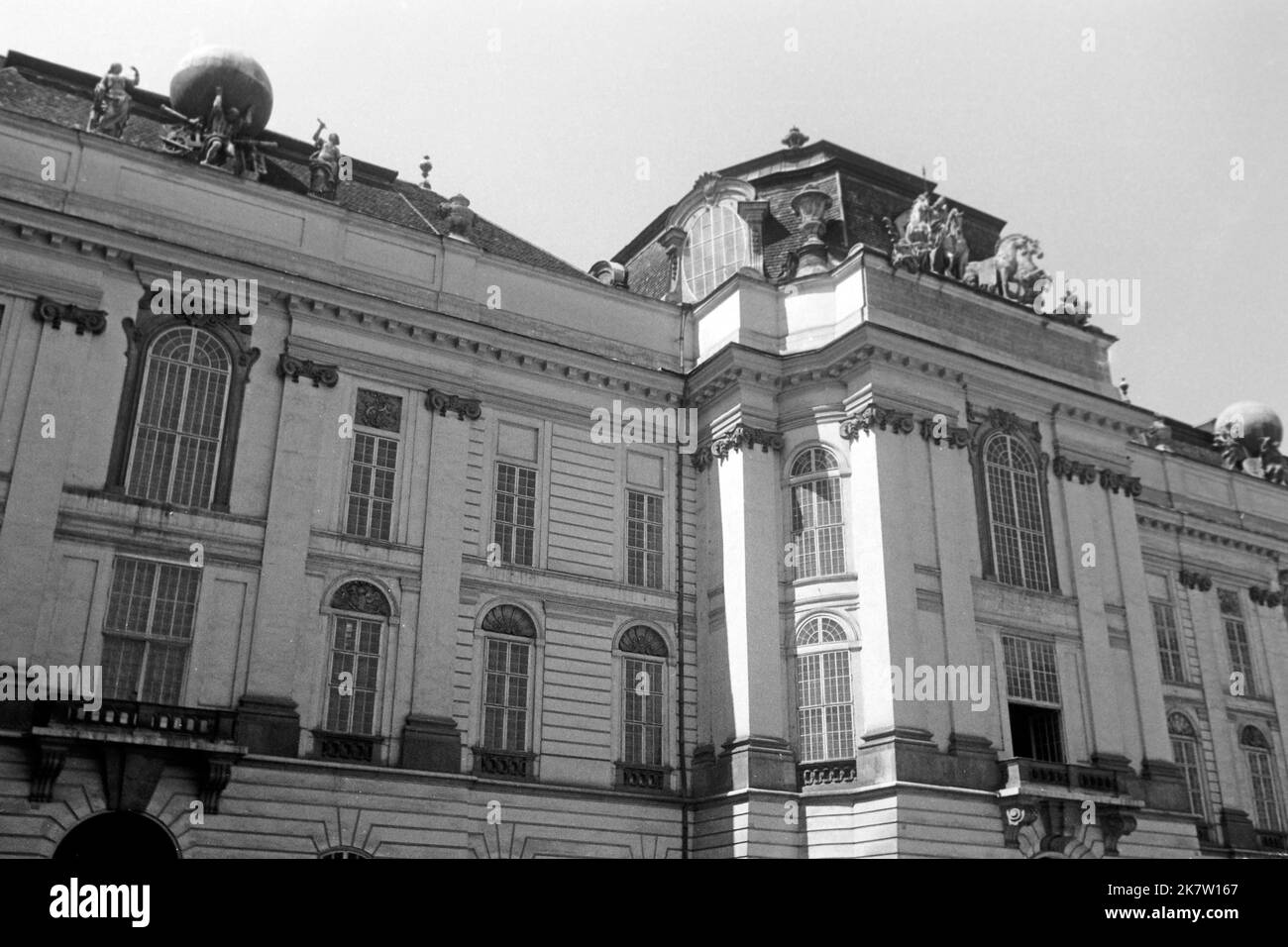 Der Josefsplatz in Wien mit Hofbibliothek, um 1962. Josefsplatz in ...