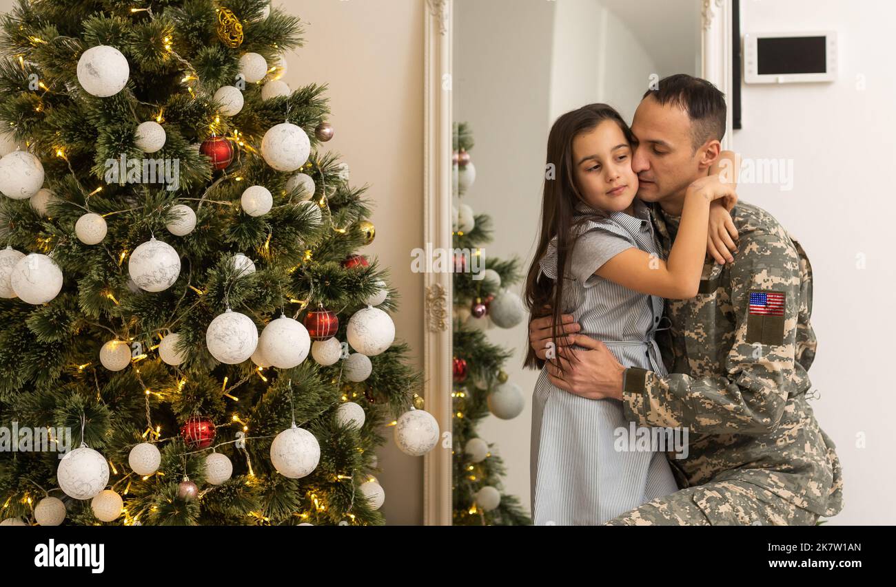 Christmas and Army. veteran and his daughter for christmas Stock Photo ...