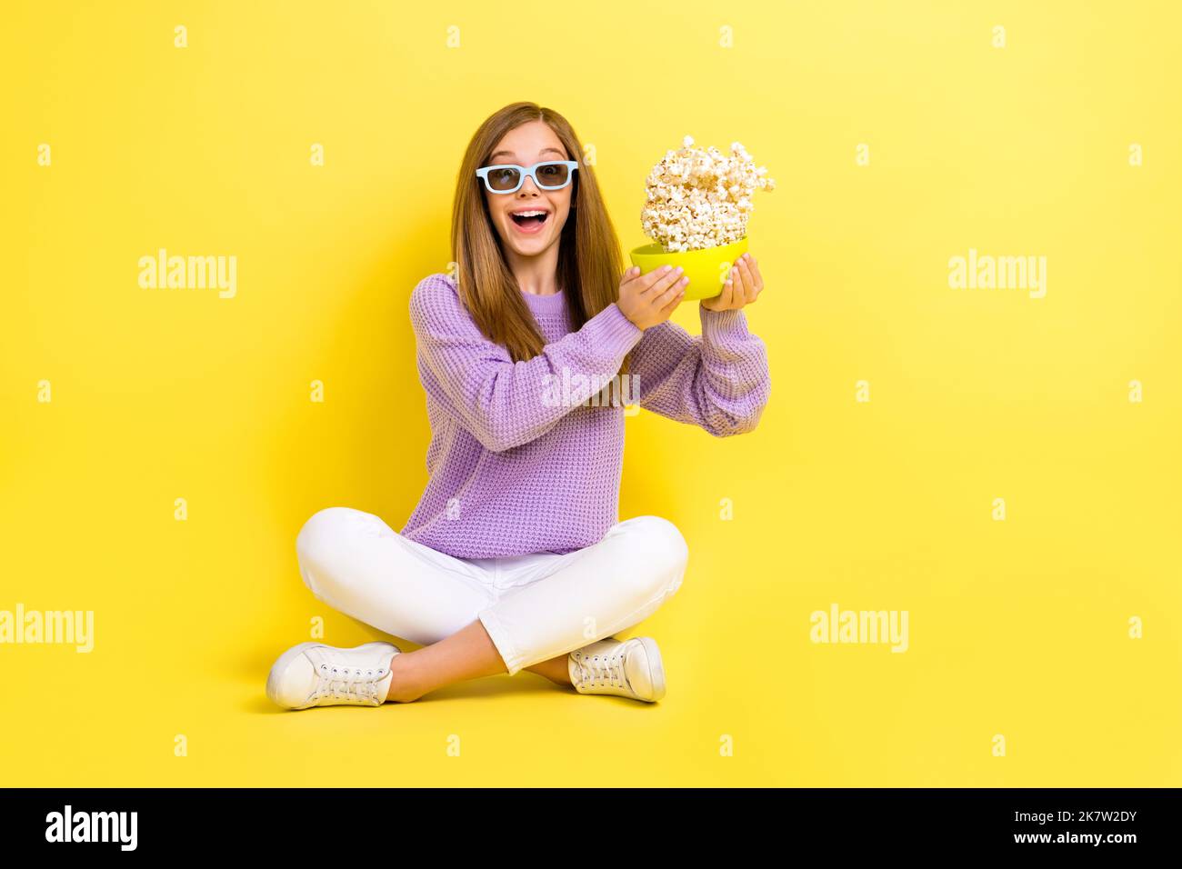 Photo of cheerful amazed lady wear stylish knitted clothes watching ...
