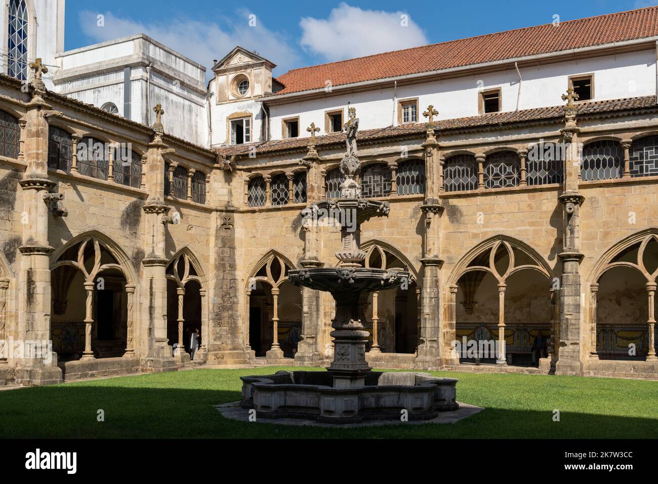 Igreja de sta cruz hi-res stock photography and images - Alamy