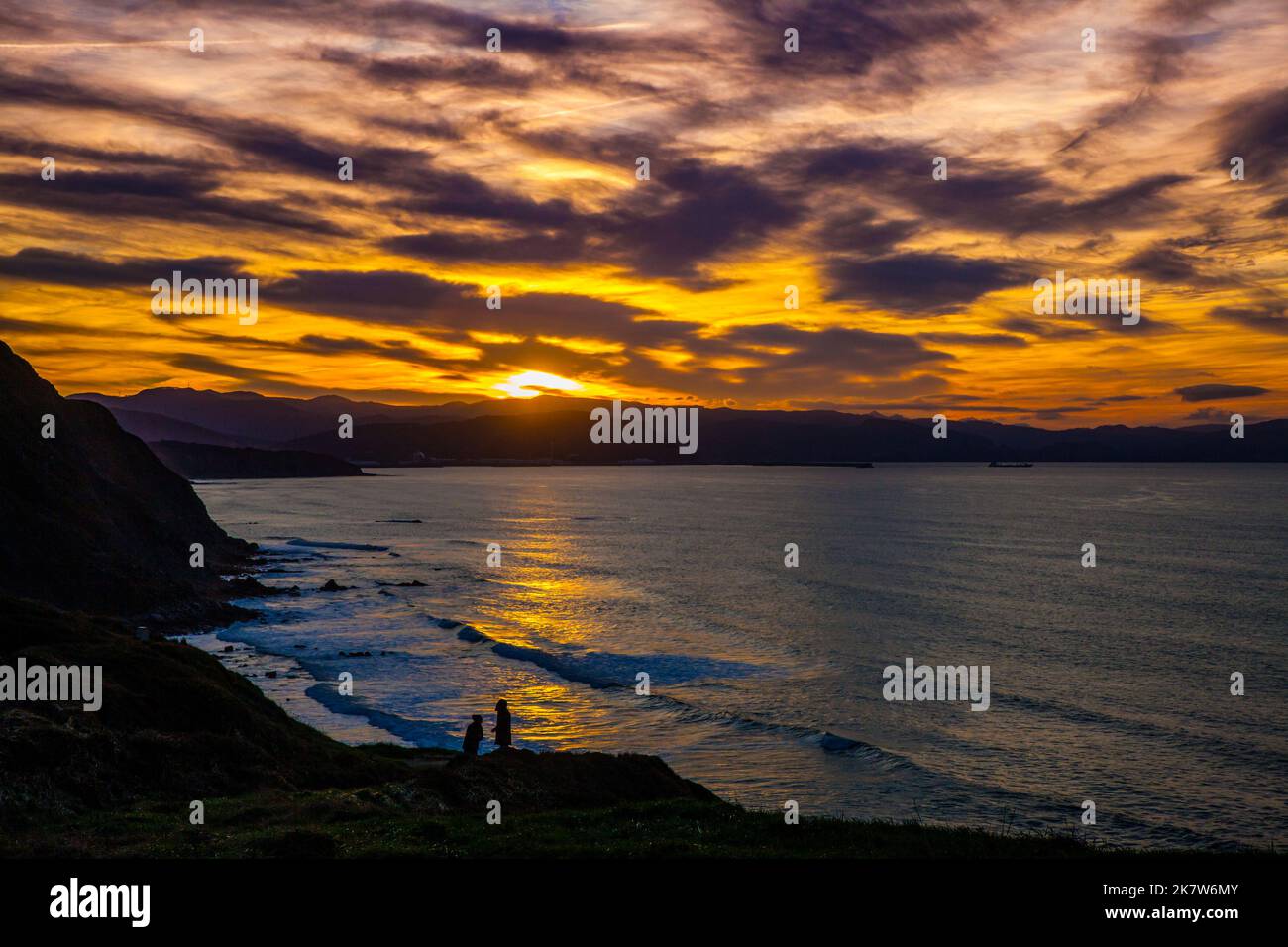 Beautiful red sunset beach amazing hi-res stock photography and images ...