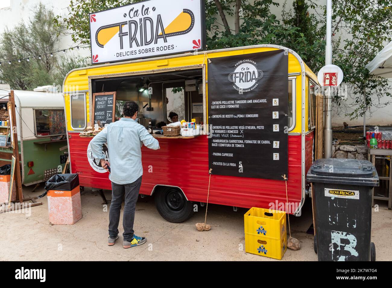 Fast food caravan hi-res stock photography and images - Alamy