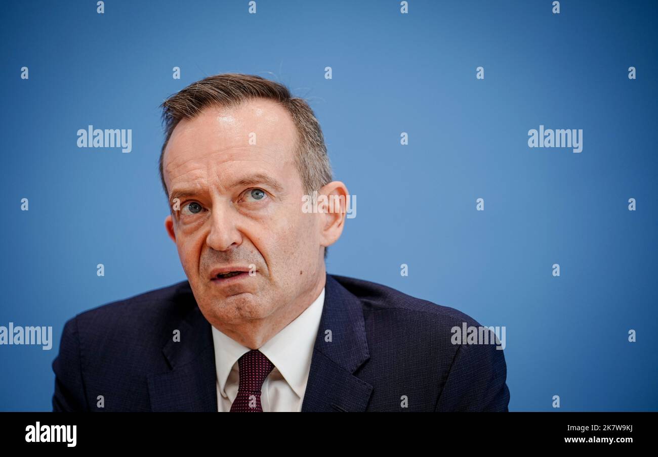 Berlin, Germany. 19th Oct, 2022. Volker Wissing (FDP), Federal Minister ...