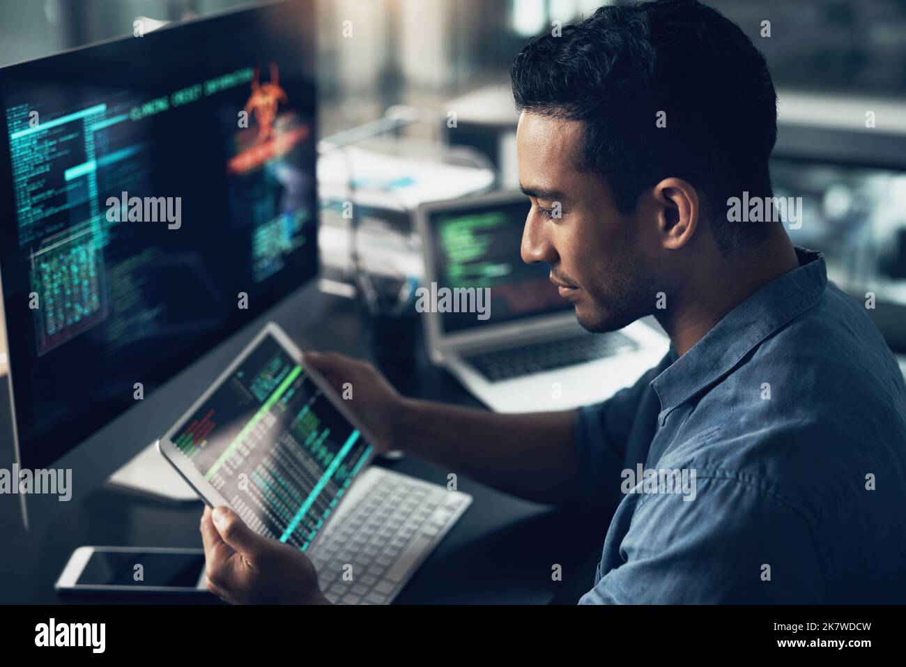 Curve office desk hi-res stock photography and images - Alamy