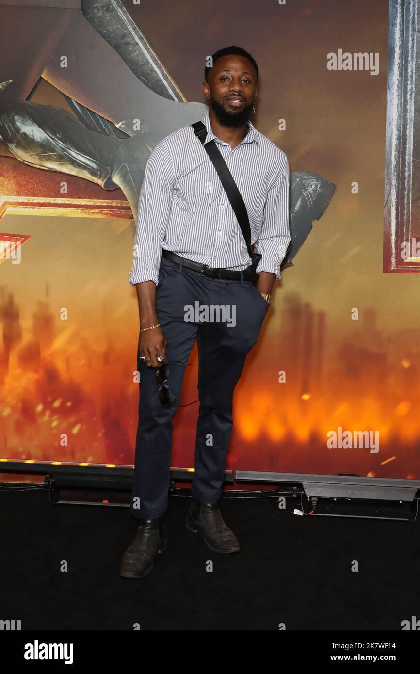 Black adam red carpet sydney hi-res stock photography and images - Alamy