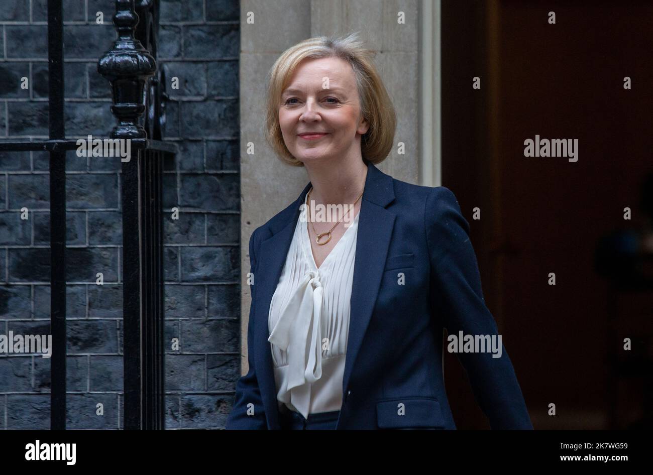 London, England, UK. 19th Oct, 2022. UK Prime Minister LIZ TRUSS leaves ...