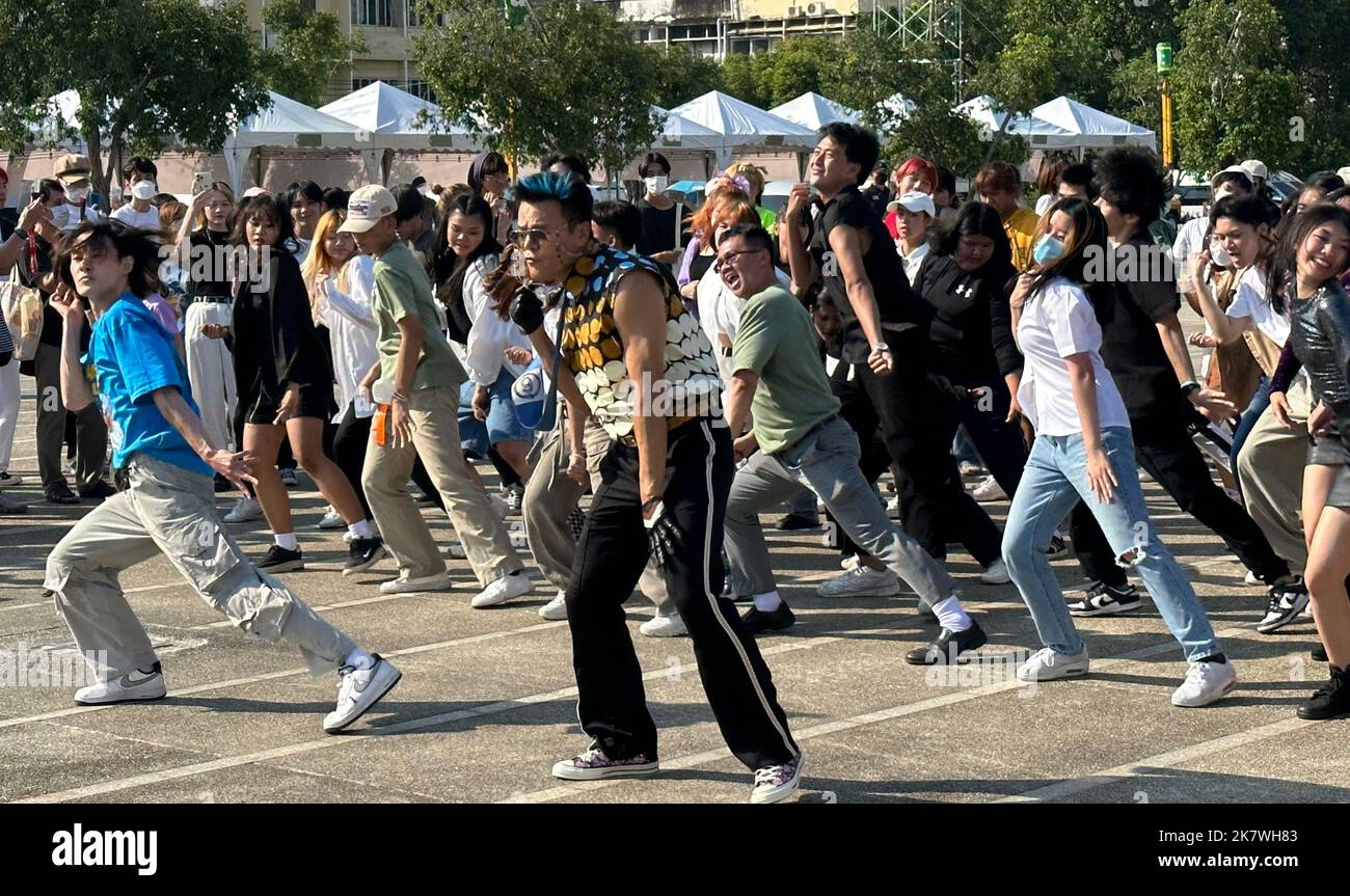 19th Oct, 2022. JYP founder Park Jin-young dances with Thai K-pop fans ...