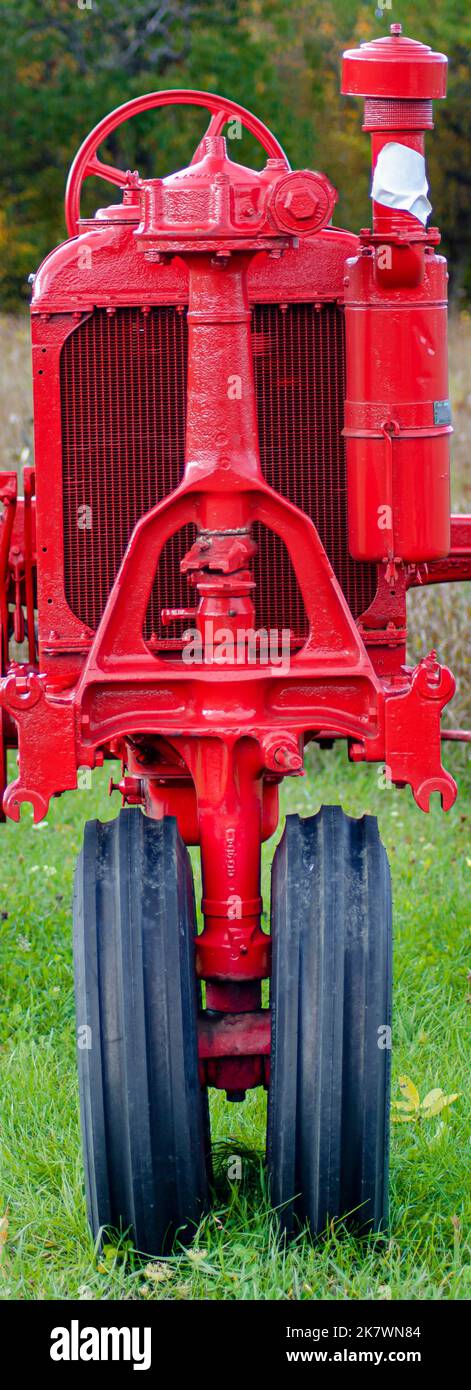 The front of this tractor shot straight on looks like a face. Grand ...