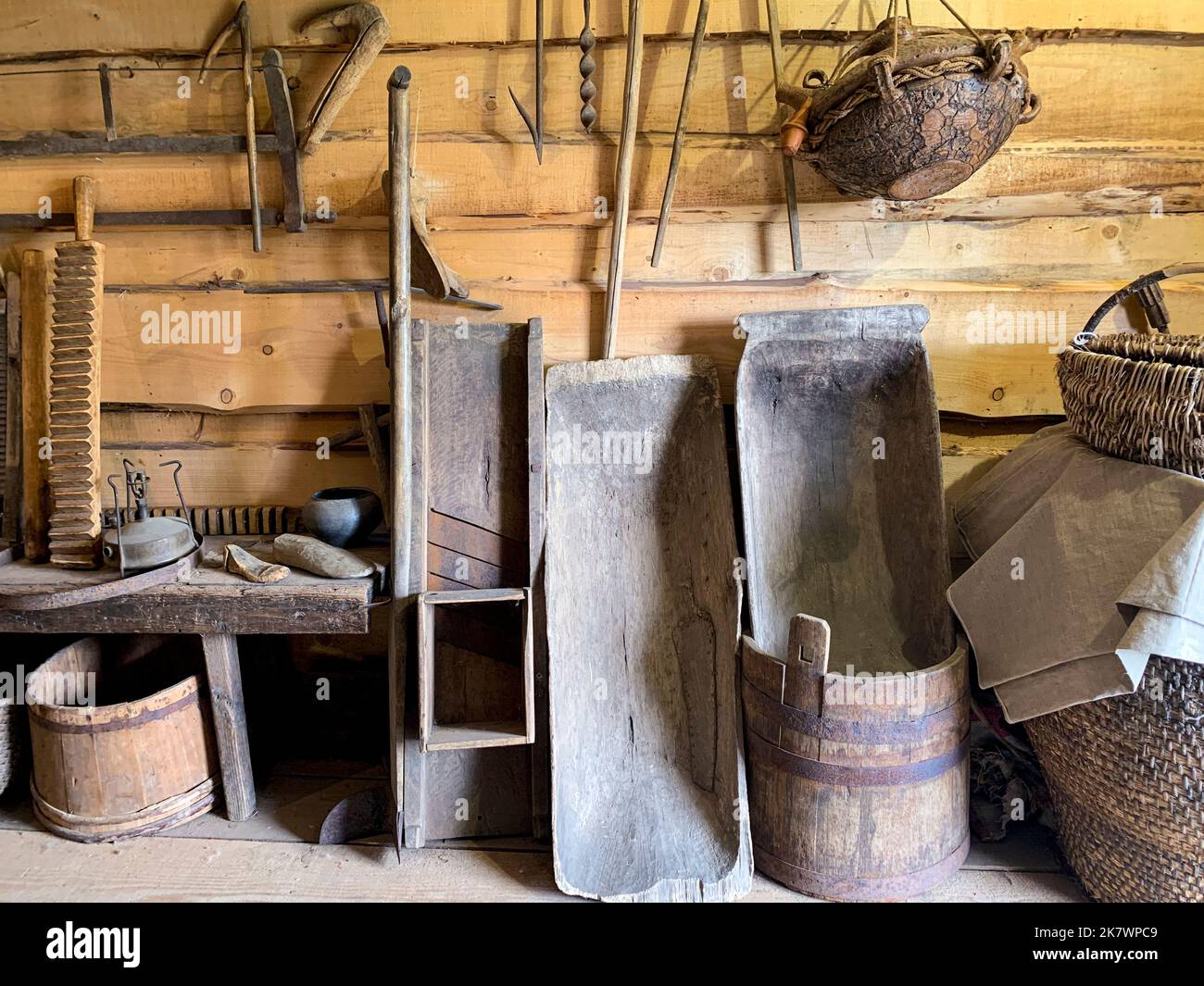 Antique items studio hi-res stock photography and images - Alamy