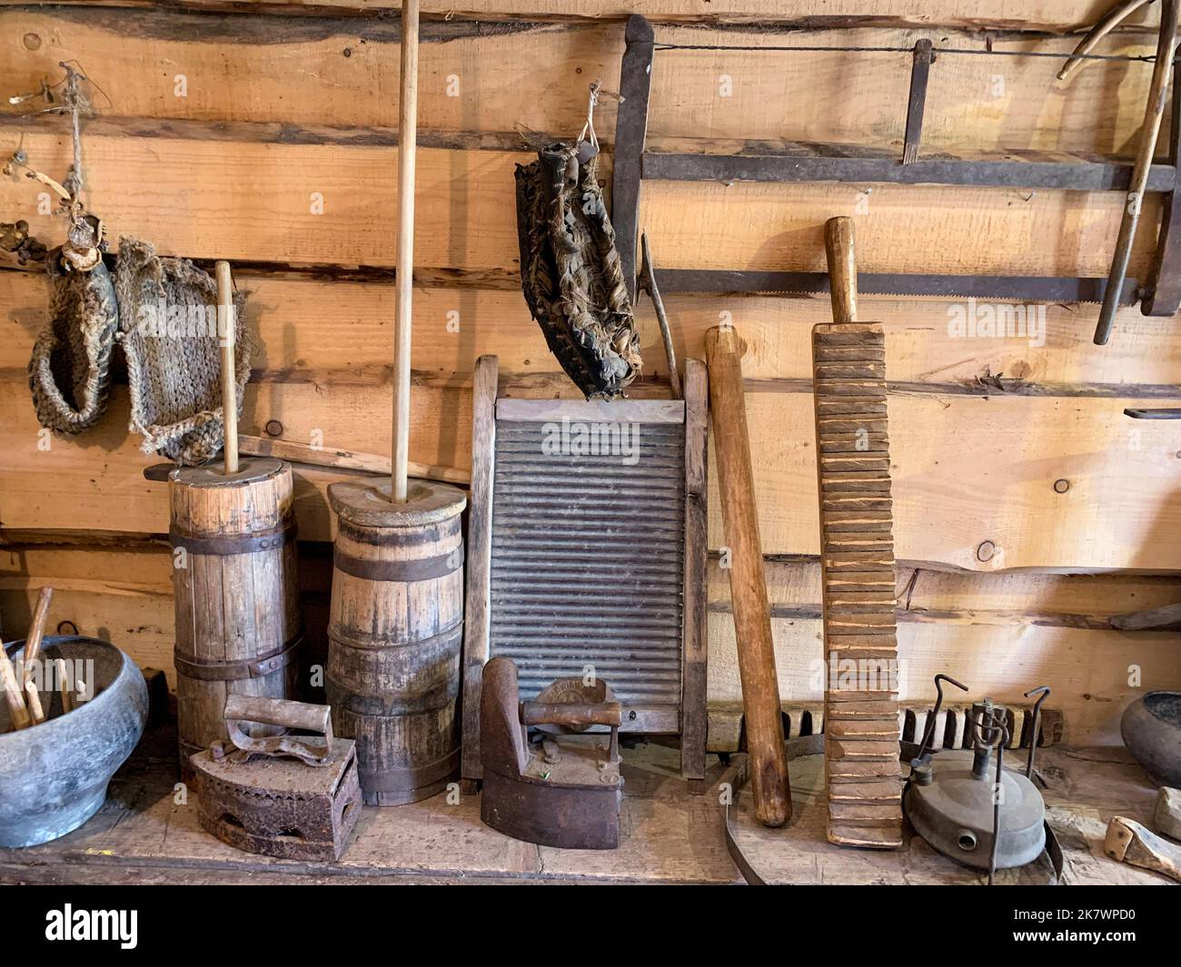 Antique items studio hi-res stock photography and images - Alamy
