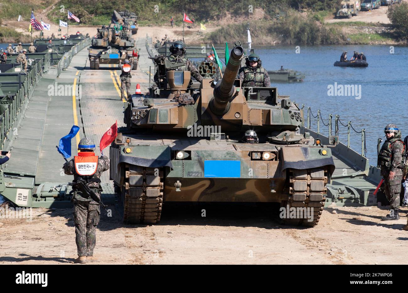 Yeoju, South Korea. 19th Oct, 2022. South Korean military's K2 tanks ...