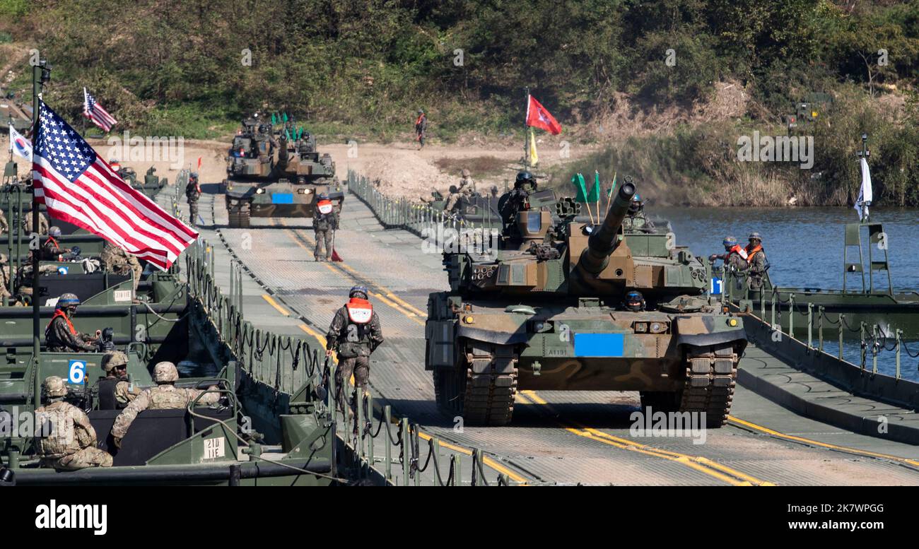 Yeoju, South Korea. 19th Oct, 2022. South Korean military's K2 tanks ...