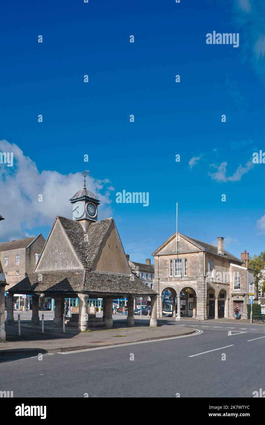 The Butter Cross and Town Hall, Witney, Oxfordshire, UK Stock Photo - Alamy