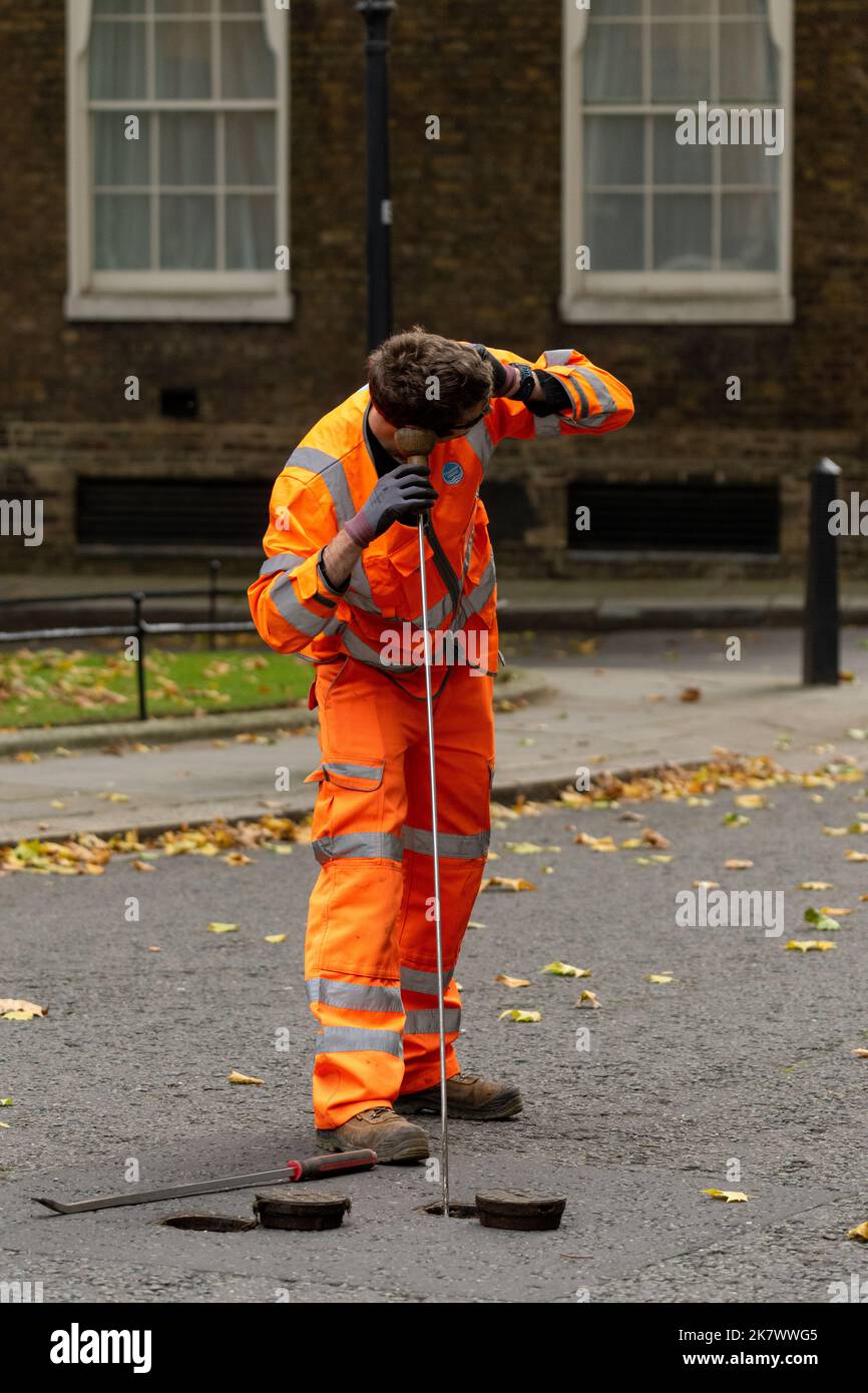 Thames wate worker hi-res stock photography and images - Alamy