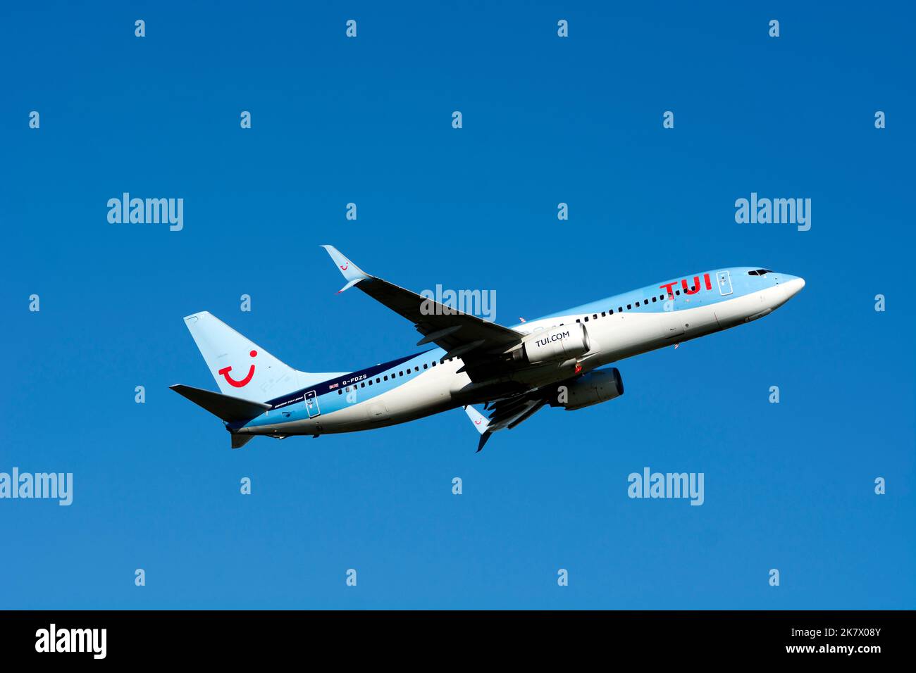 Tui Boeing 737-8K5 taking off at Birmingham Airport, UK (G-FDZS Stock ...