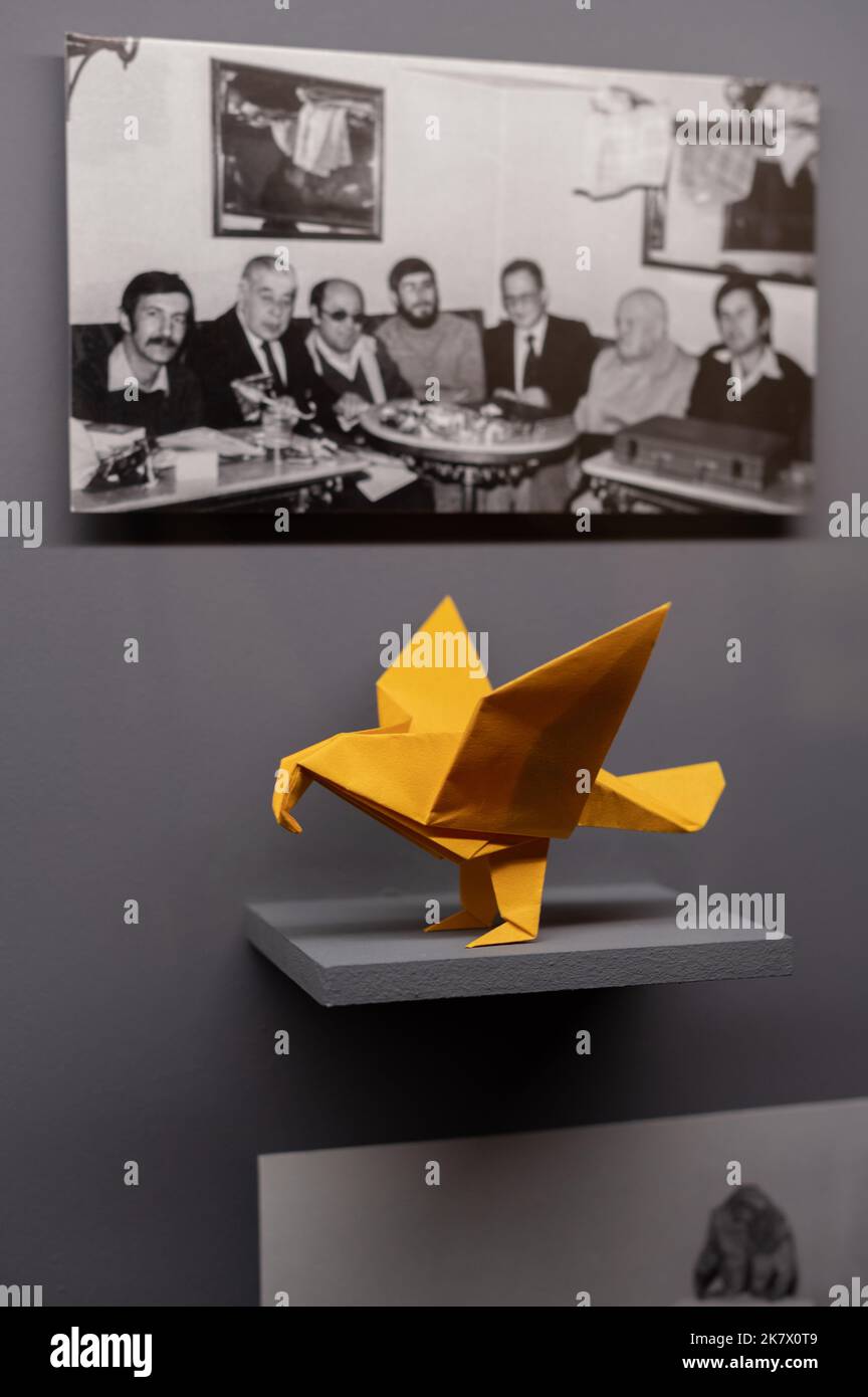Eagle, Manuel Serrano. Emoz museum of the art of origami, with special ...