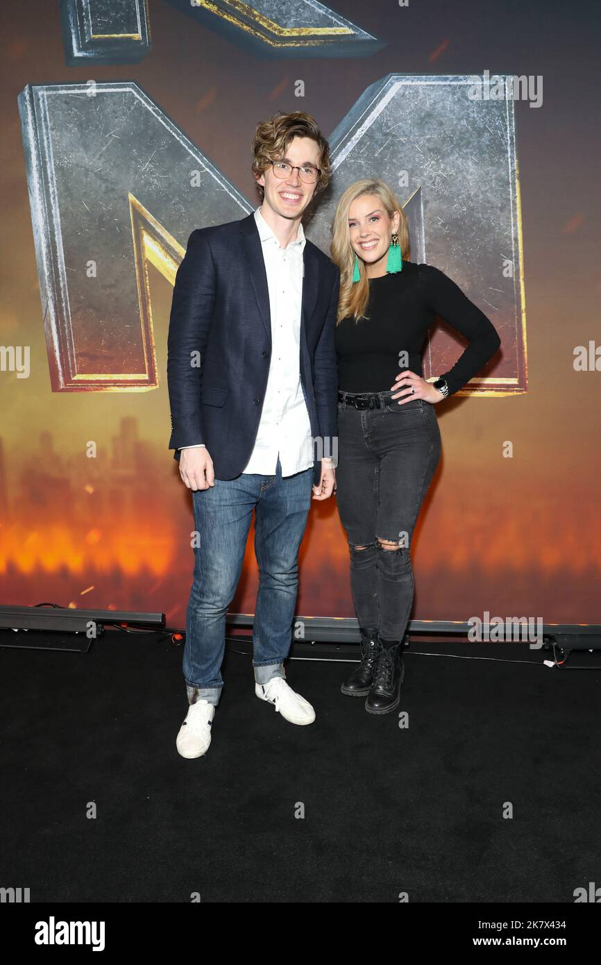 October 19, 2022: STEPHANIE BENDIXSEN attends the Sydney Premiere of ...