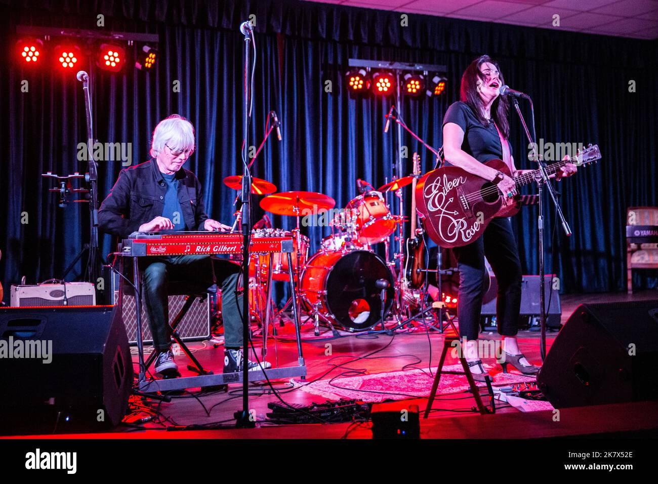 Eileen rose and the legendary rich gilbert hi-res stock photography and ...