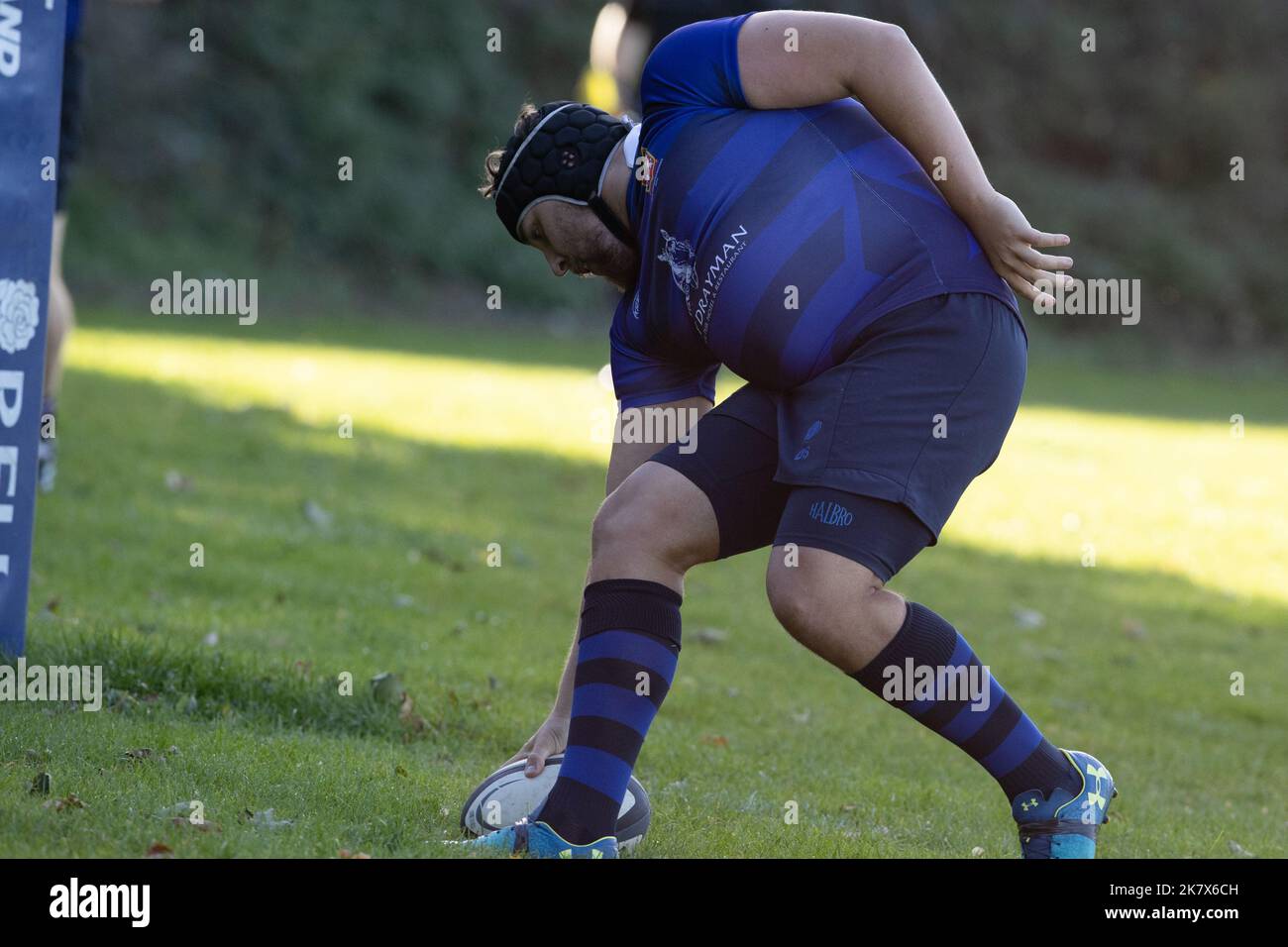 Rugby offside penalty hi-res stock photography and images - Alamy