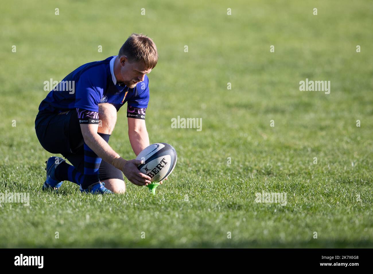 Rugby offside penalty hi-res stock photography and images - Alamy