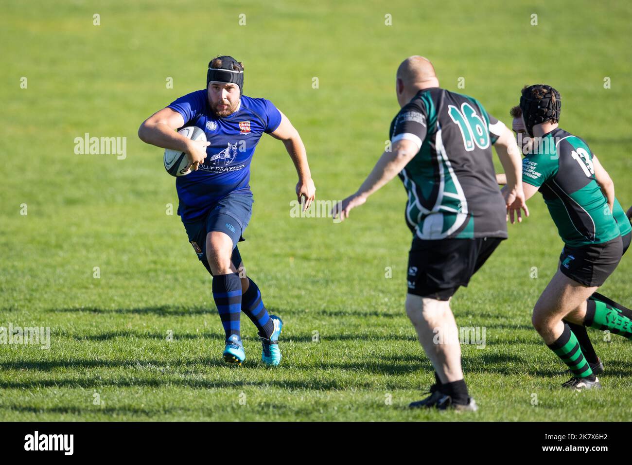 Rugby offside penalty hi-res stock photography and images - Alamy