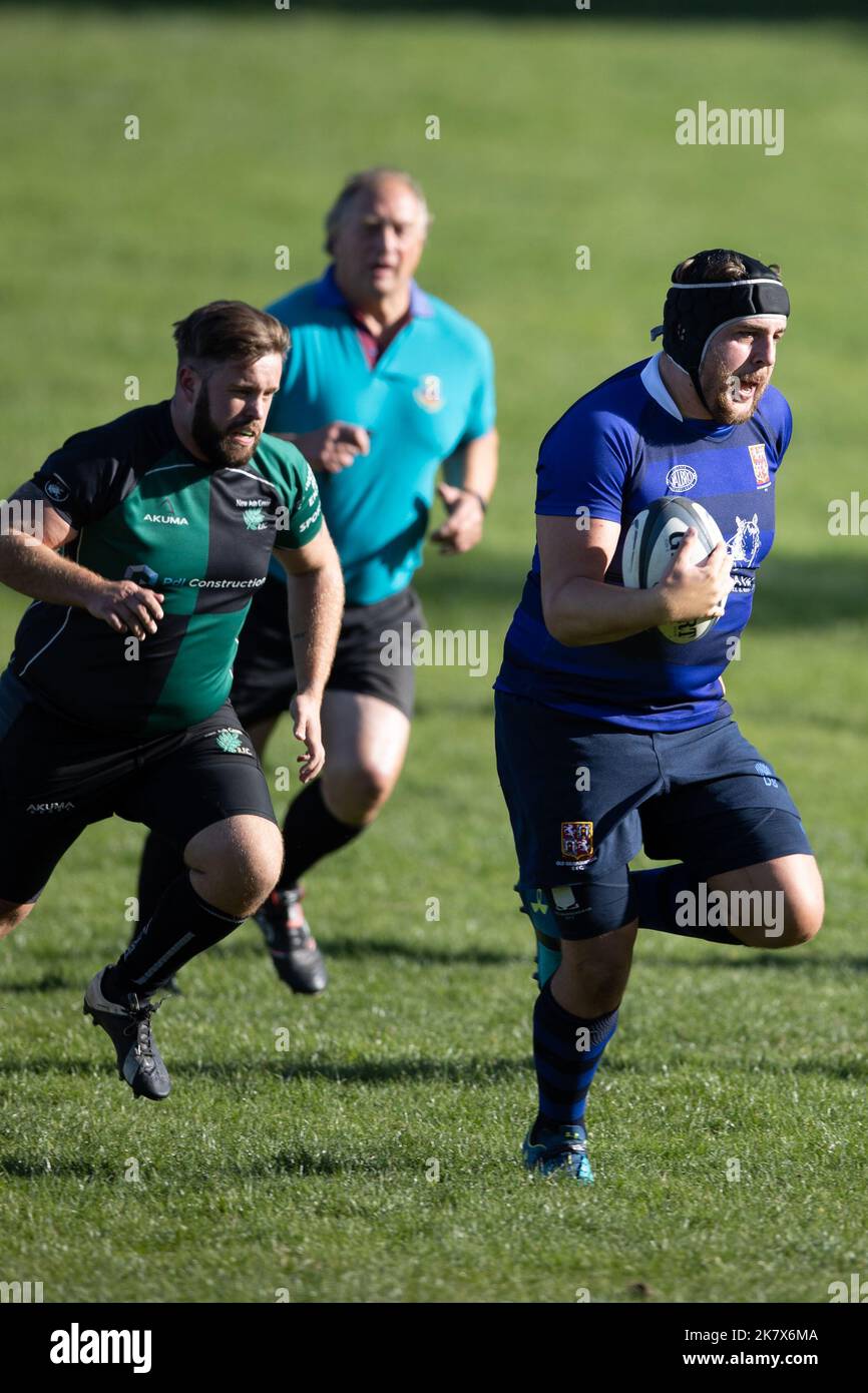 Rugby referee red card hi-res stock photography and images - Alamy