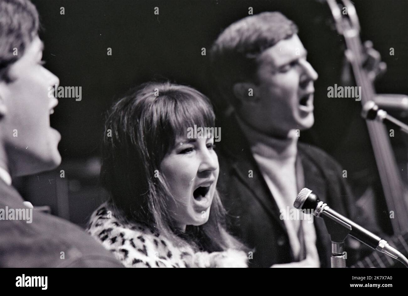 THE SEEKERS Australian pop group with Judith Durham in 1964 Photo: Tony ...