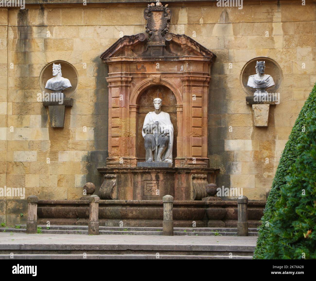 Garden of the Caudillos Kings (sculptural ensemble) next to Oviedo ...