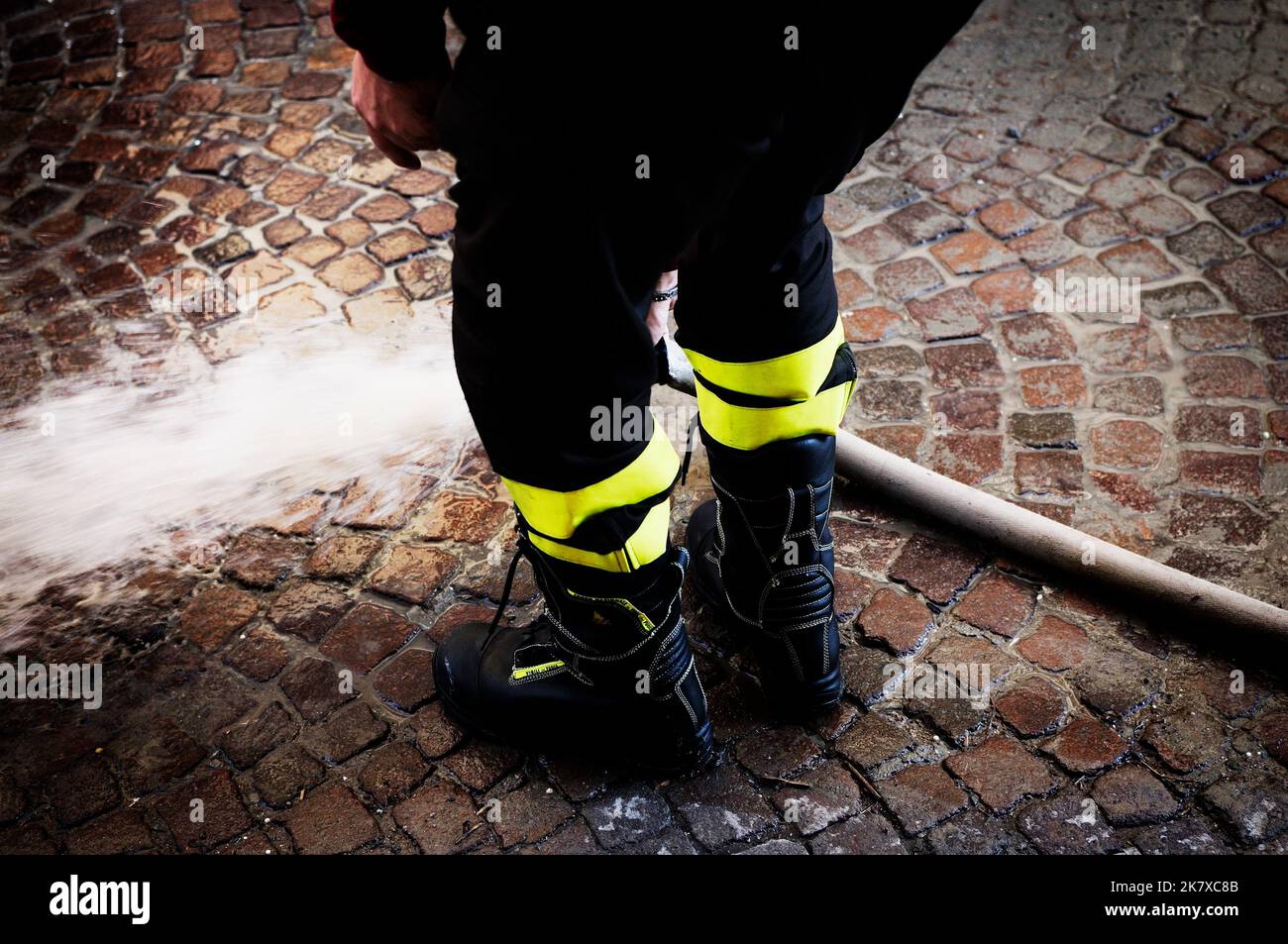 Fireman shop hi-res stock photography and images - Alamy