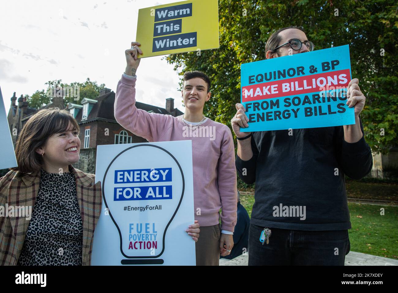 London, UK. 19th October, 2022. Campaigners from Fuel Poverty Action ...