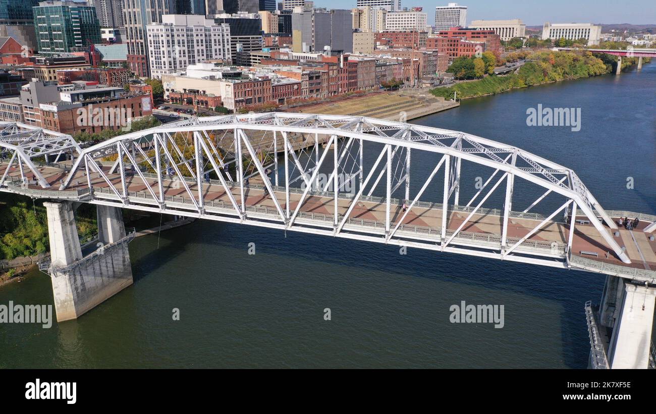 John Seigenthaler Pedestrian Bridge Nashville Tennessee, Bridge over ...