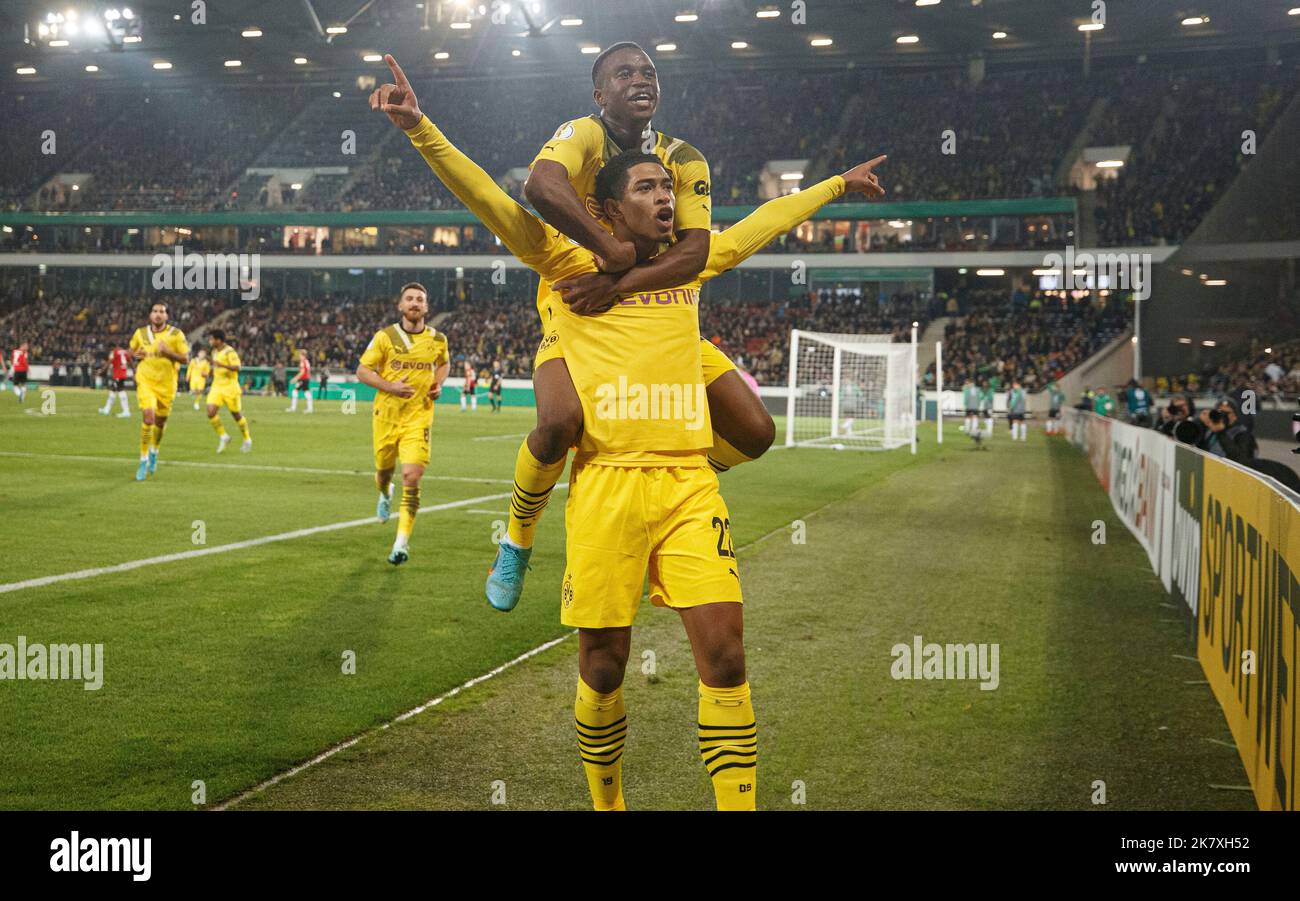 Moukoko bellingham hi-res stock photography and images - Alamy