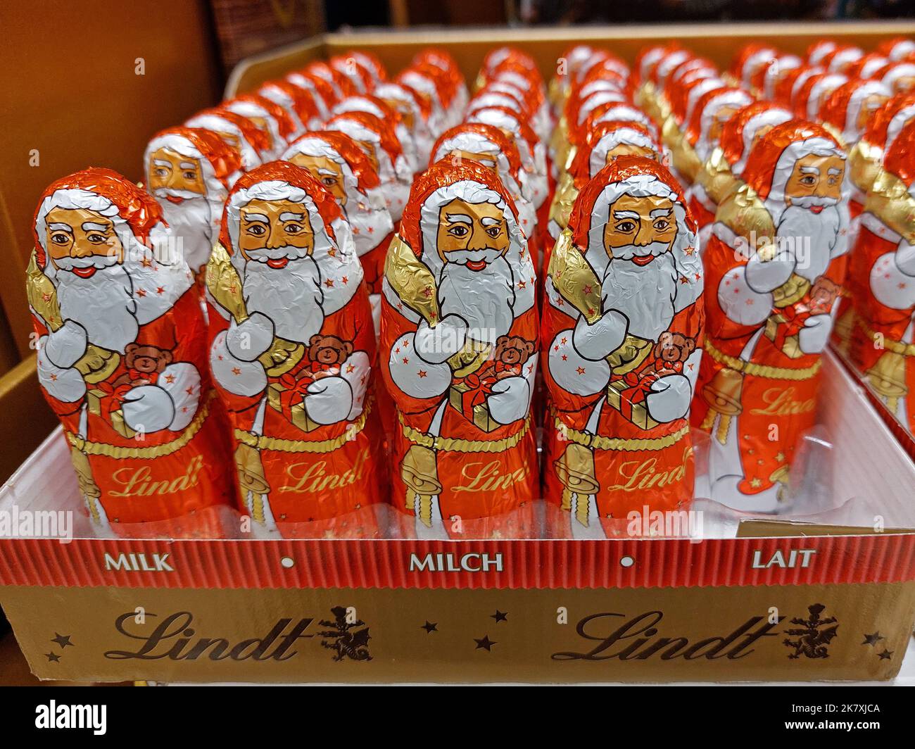 Lindt milk chocolate santa hi-res stock photography and images - Alamy