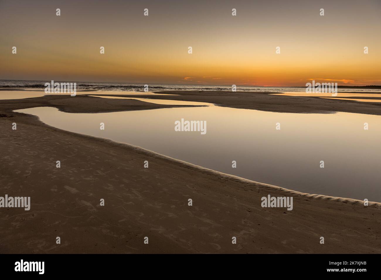 Beach ponds hi-res stock photography and images - Alamy