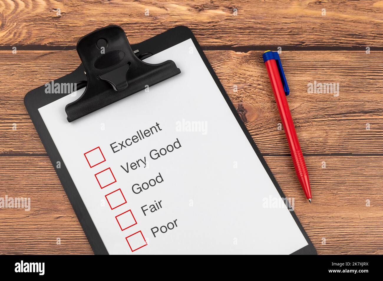 Performance review form clipboard hi-res stock photography and images ...
