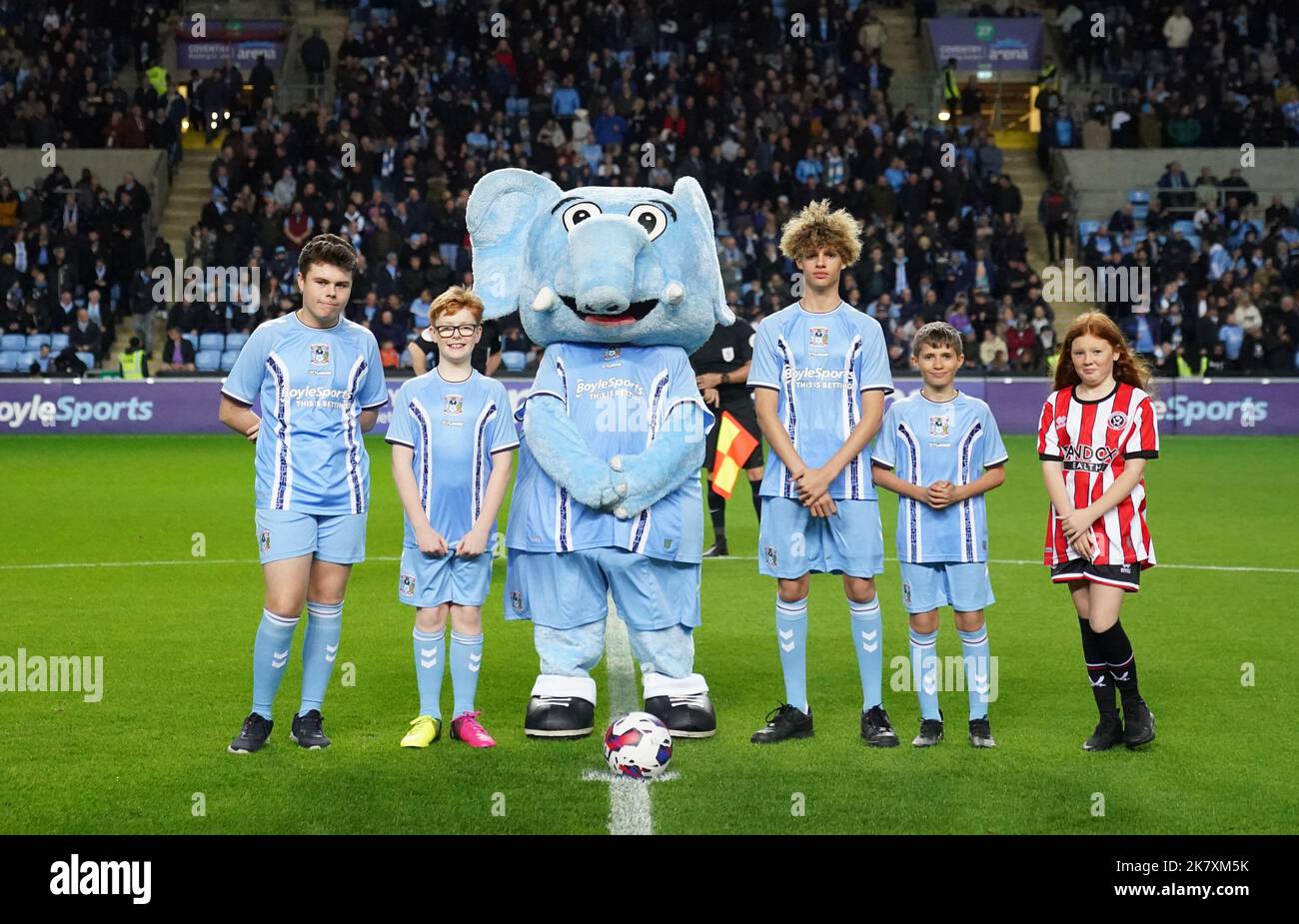 Mascots pose for a picture with the captains ahead of the Sky Bet ...