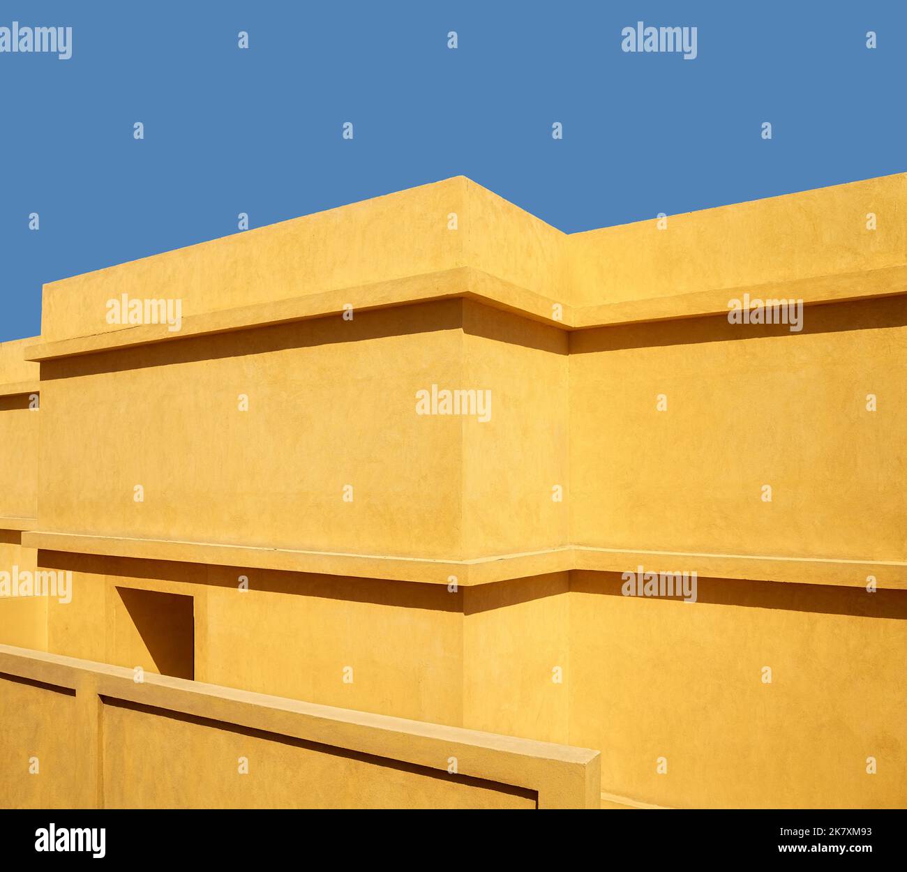 Blue and yellow architecture hi-res stock photography and images - Alamy